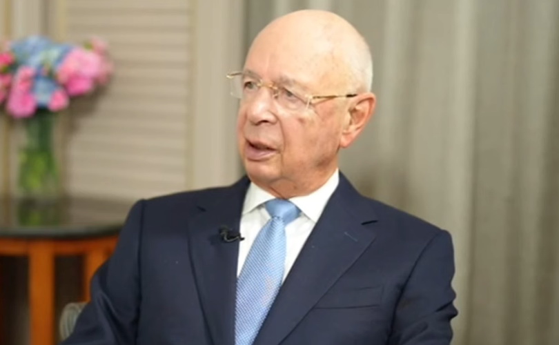 Predsjednik Svjetskog ekonomskog foruma hvali modele komunističke Kine ...